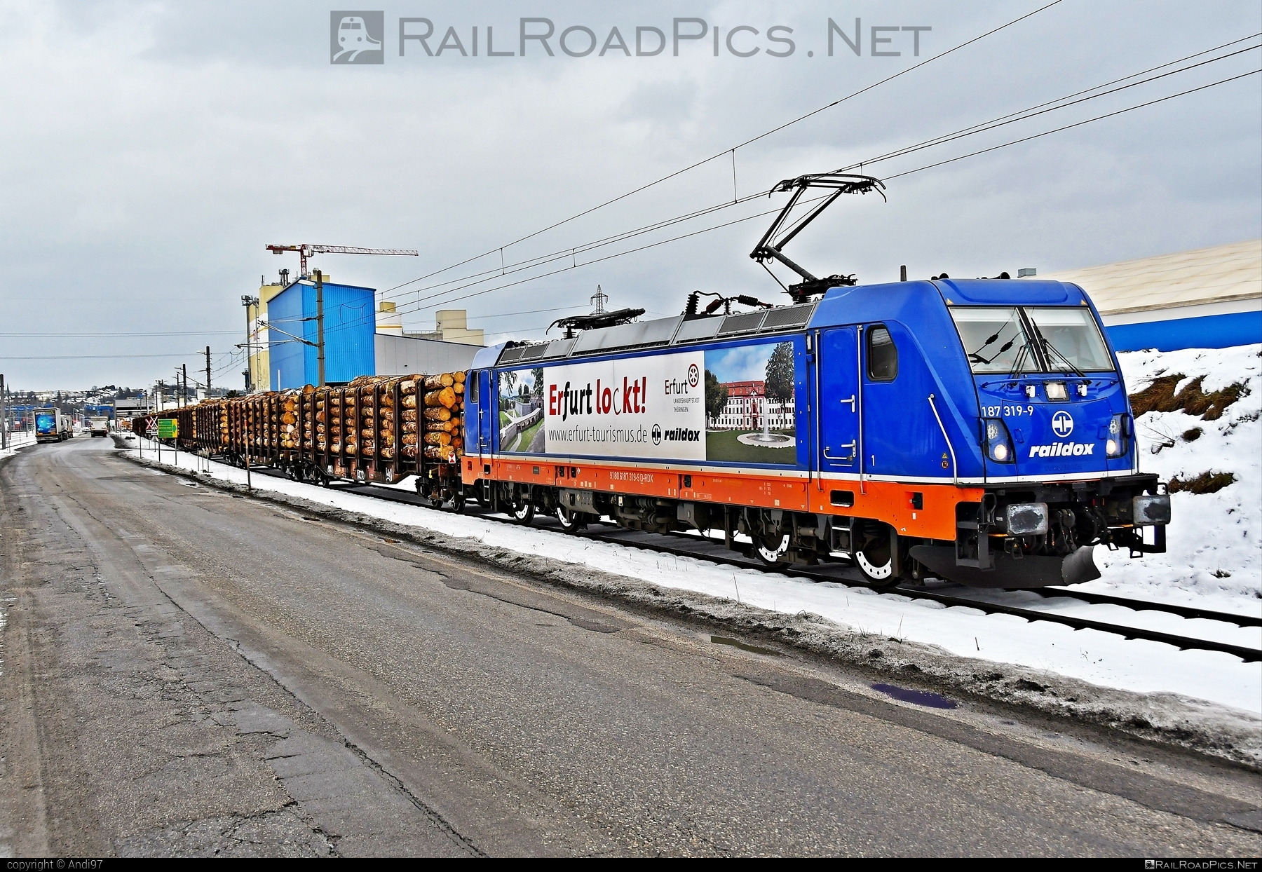 Bombardier TRAXX F160 AC3 - 187 319-9 operated by Raildox GmbH & Co, KG ...