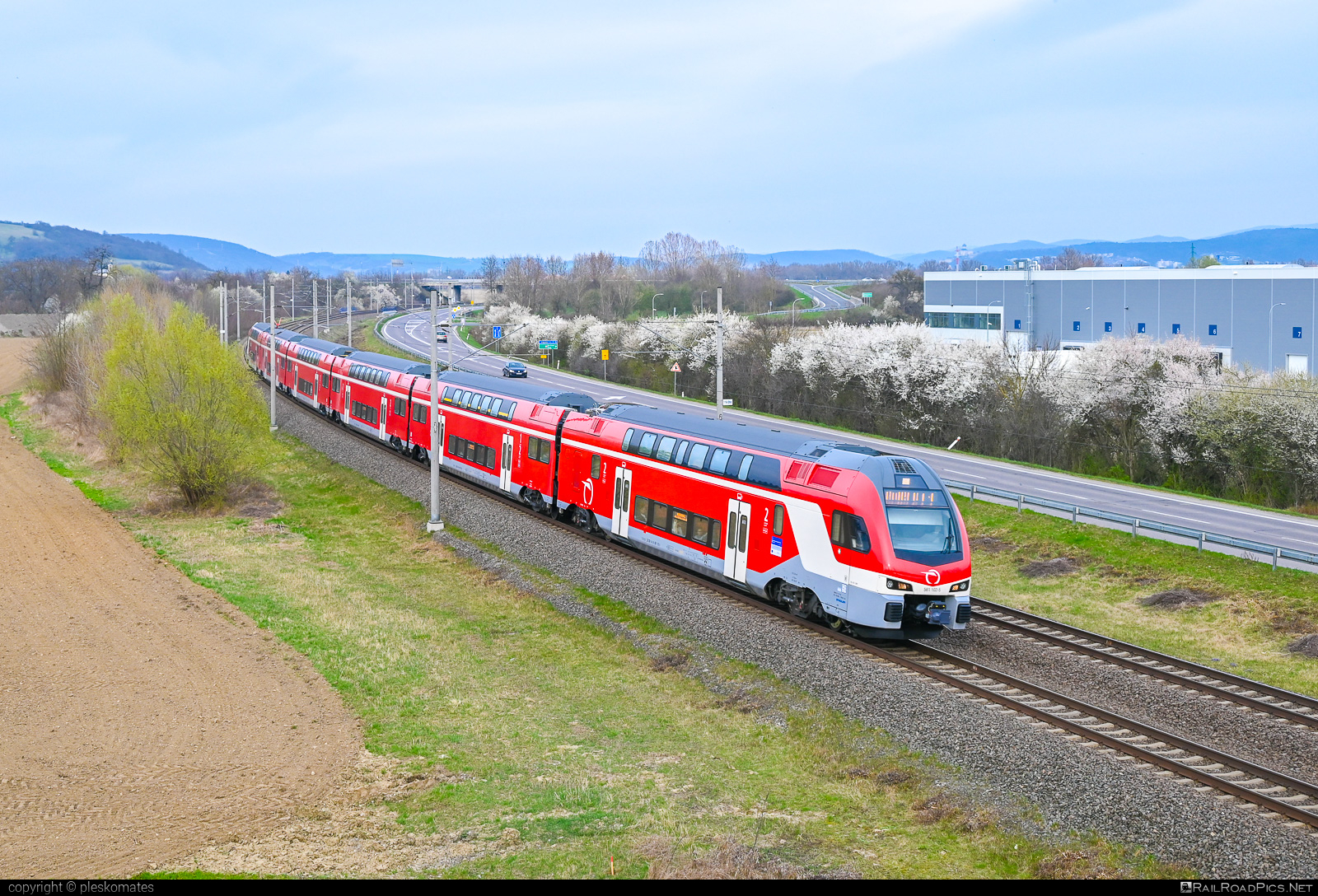 10447_Stadler-KISS_561-102-5.jpg