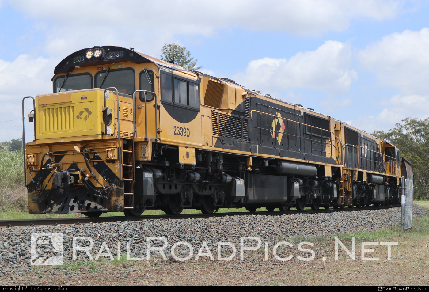 EMD GT22CU - 2339D operated by Aurizon taken by TheCairnsRailfan ...