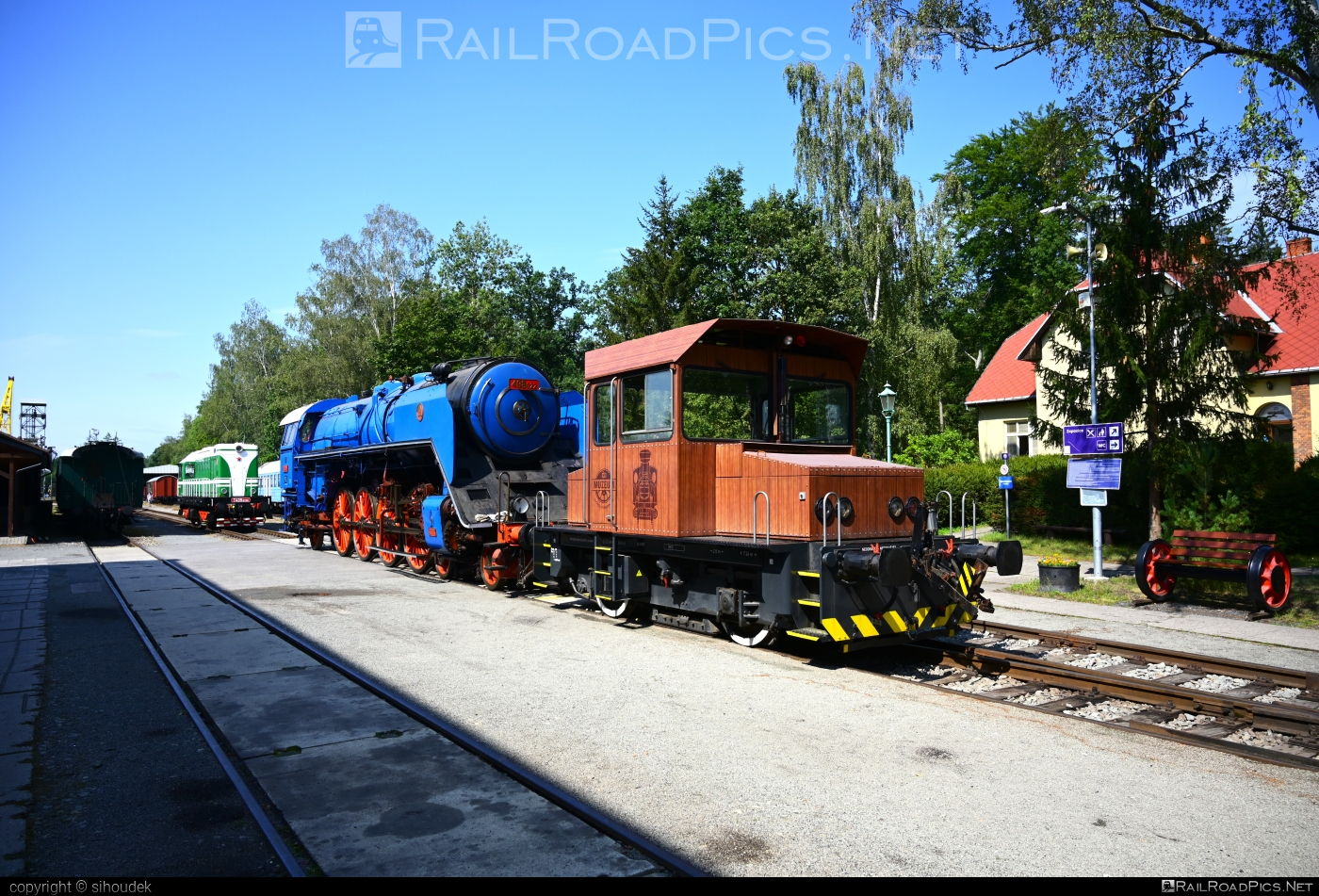 799 019-5 - JLS Class 799 operated by České dráhy, a.s. - #adela, # ...