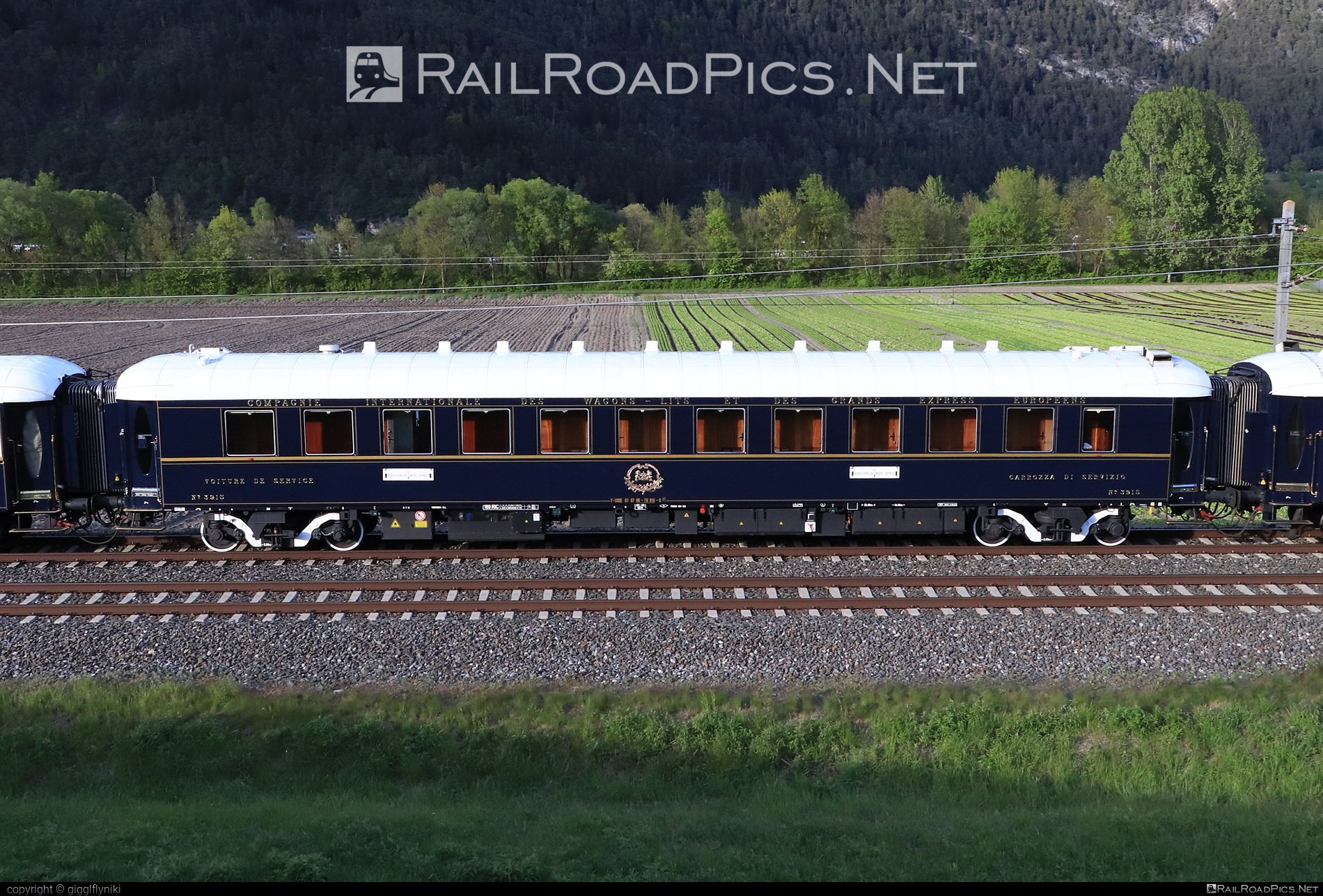 3915 - Class WLAB - CIWL type Yt operated by Venice Simplon-Orient ...
