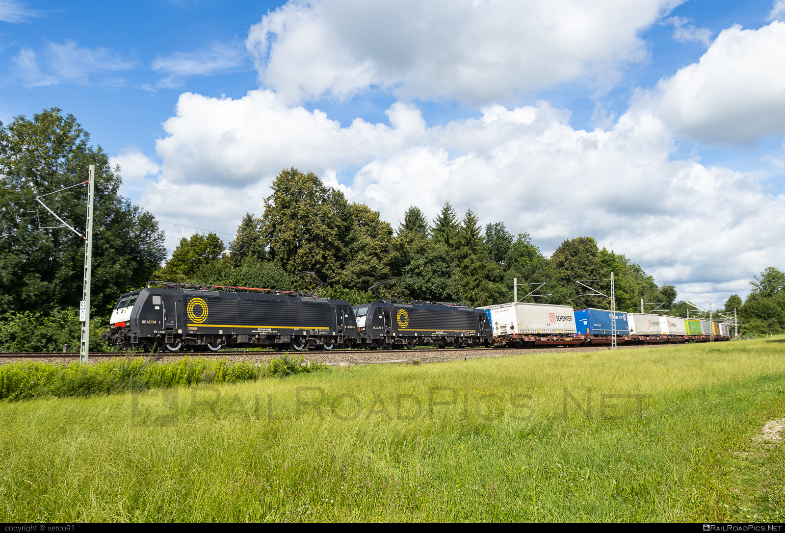 189 924-4 - Siemens ES 64 F4 operated by Lokomotion Gesellschaft für ...