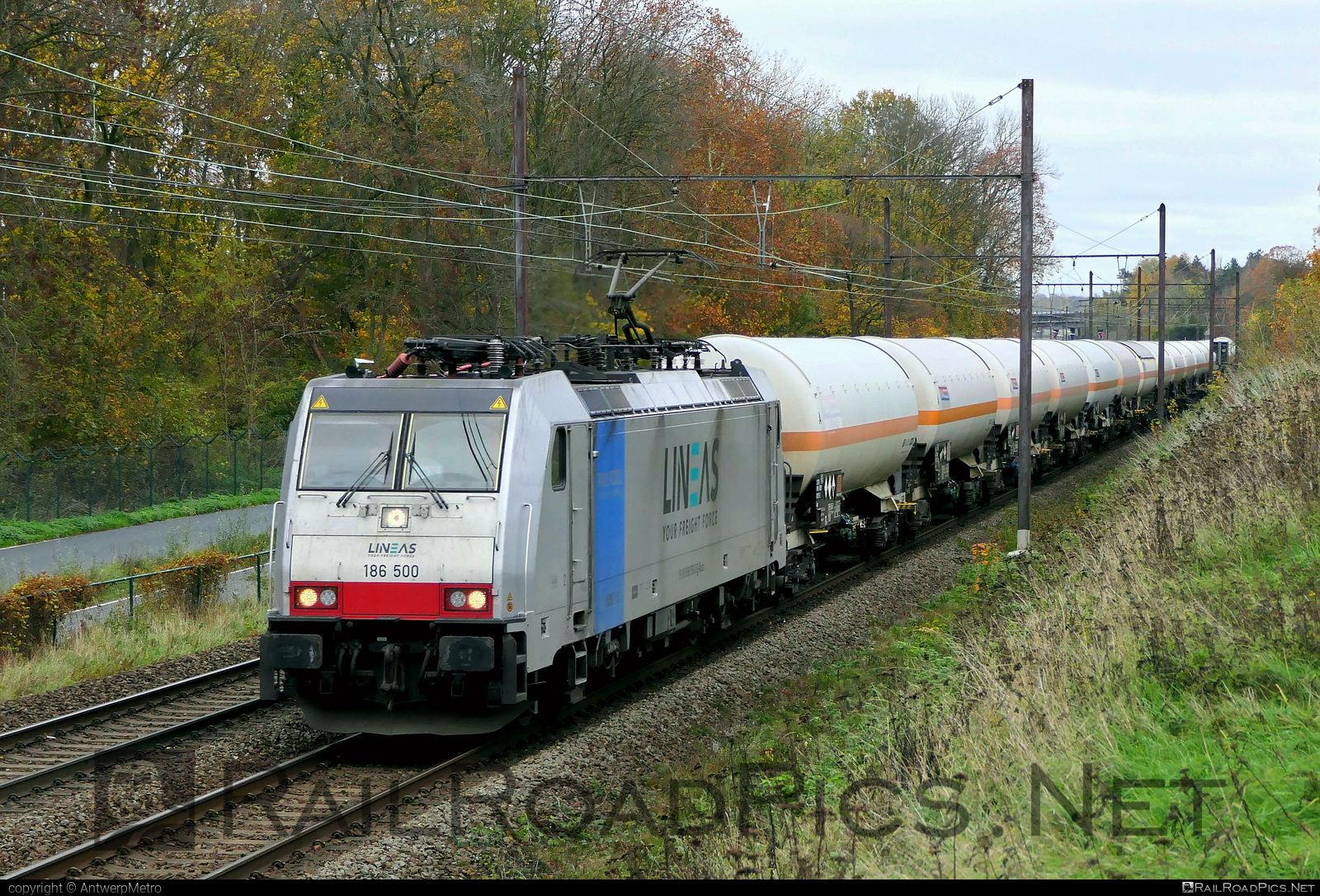 186 500 - Bombardier TRAXX F140 MS operated by Lineas SA/NV - # ...
