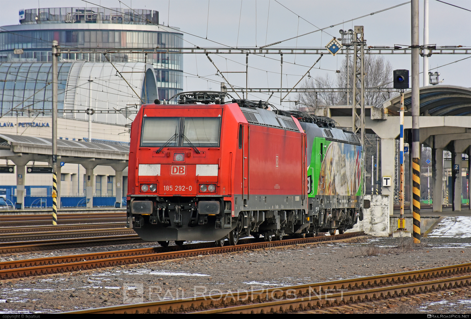 185 292-0 - Bombardier TRAXX F140 AC2 operated by DB Cargo AG - # ...