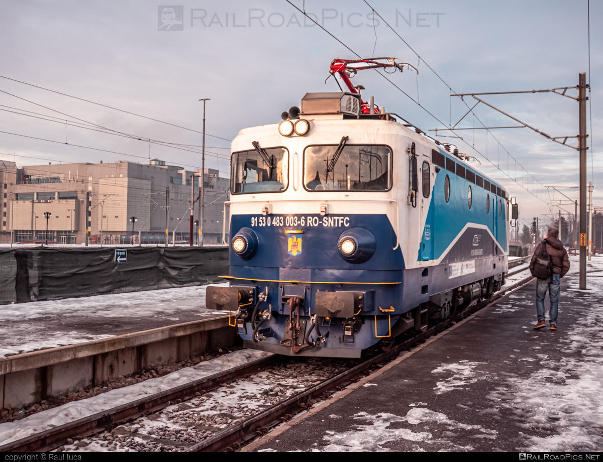 483 003-6 - CFR Class 44 operated by SNTFC " CFR CALATORI " SA - # ...