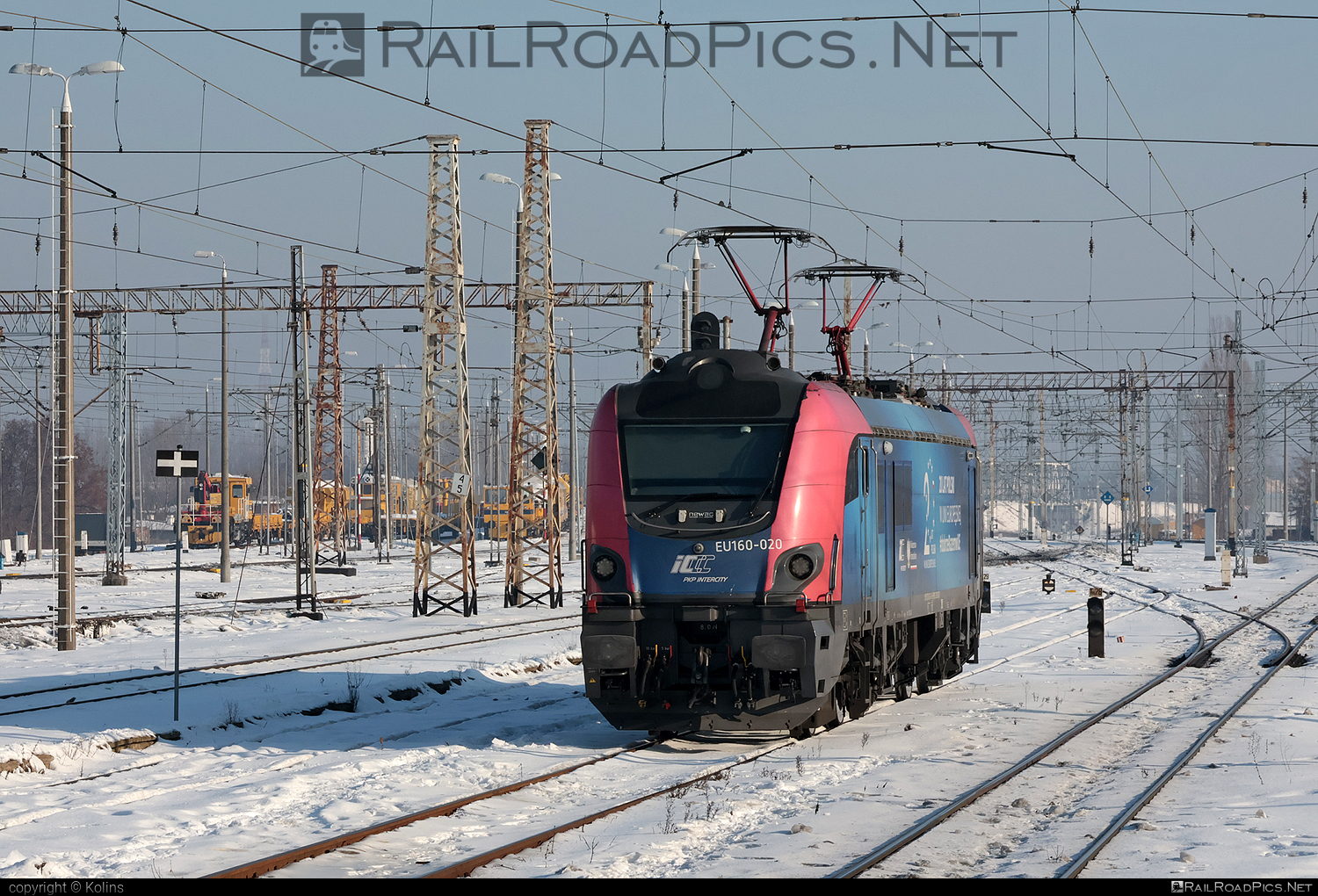 EU160-020 - NEWAG GRIFFIN E4DCU operated by PKP INTERCITY S.A. - # ...