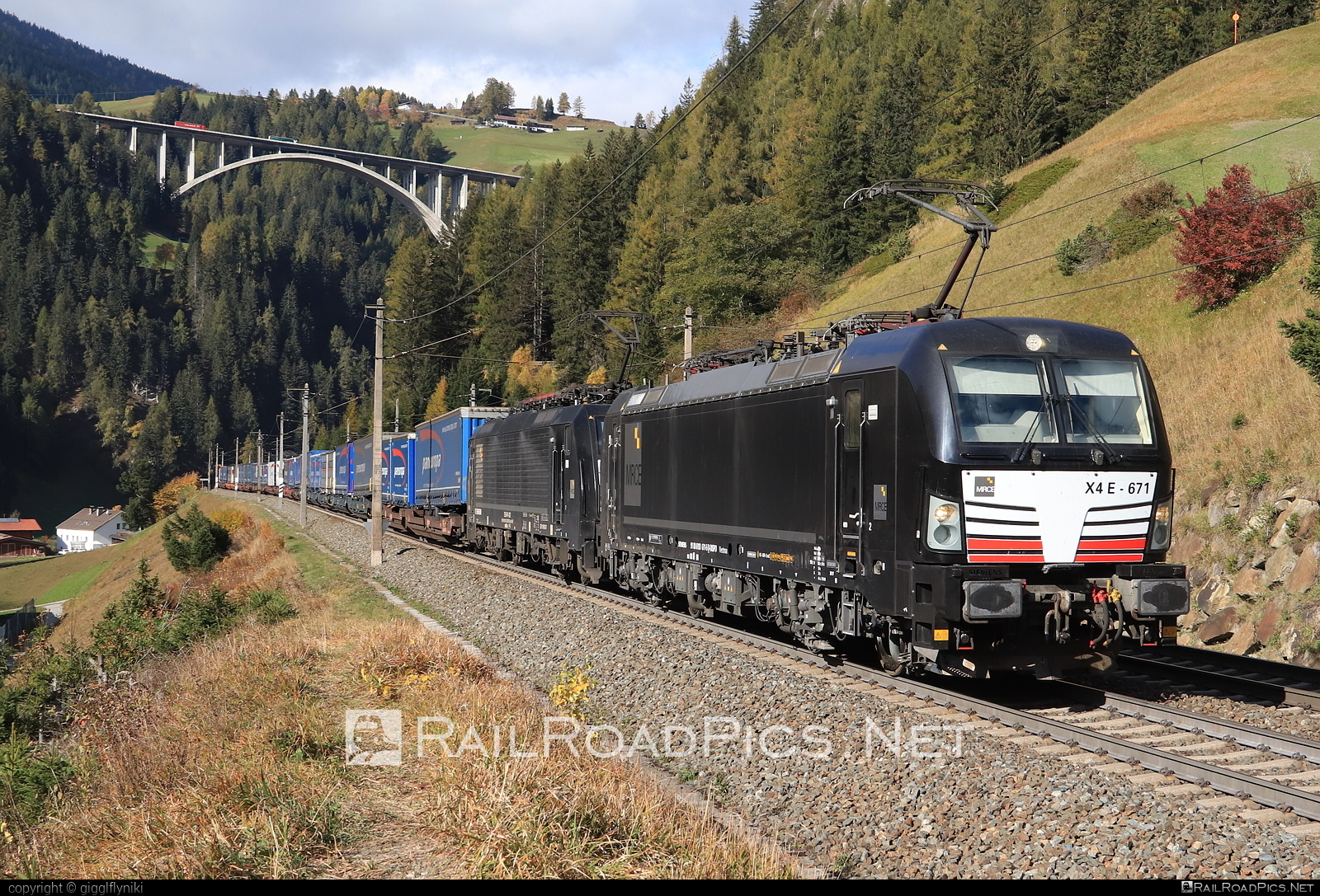 193 671-5 - Siemens Vectron MS operated by Lokomotion Gesellschaft für ...