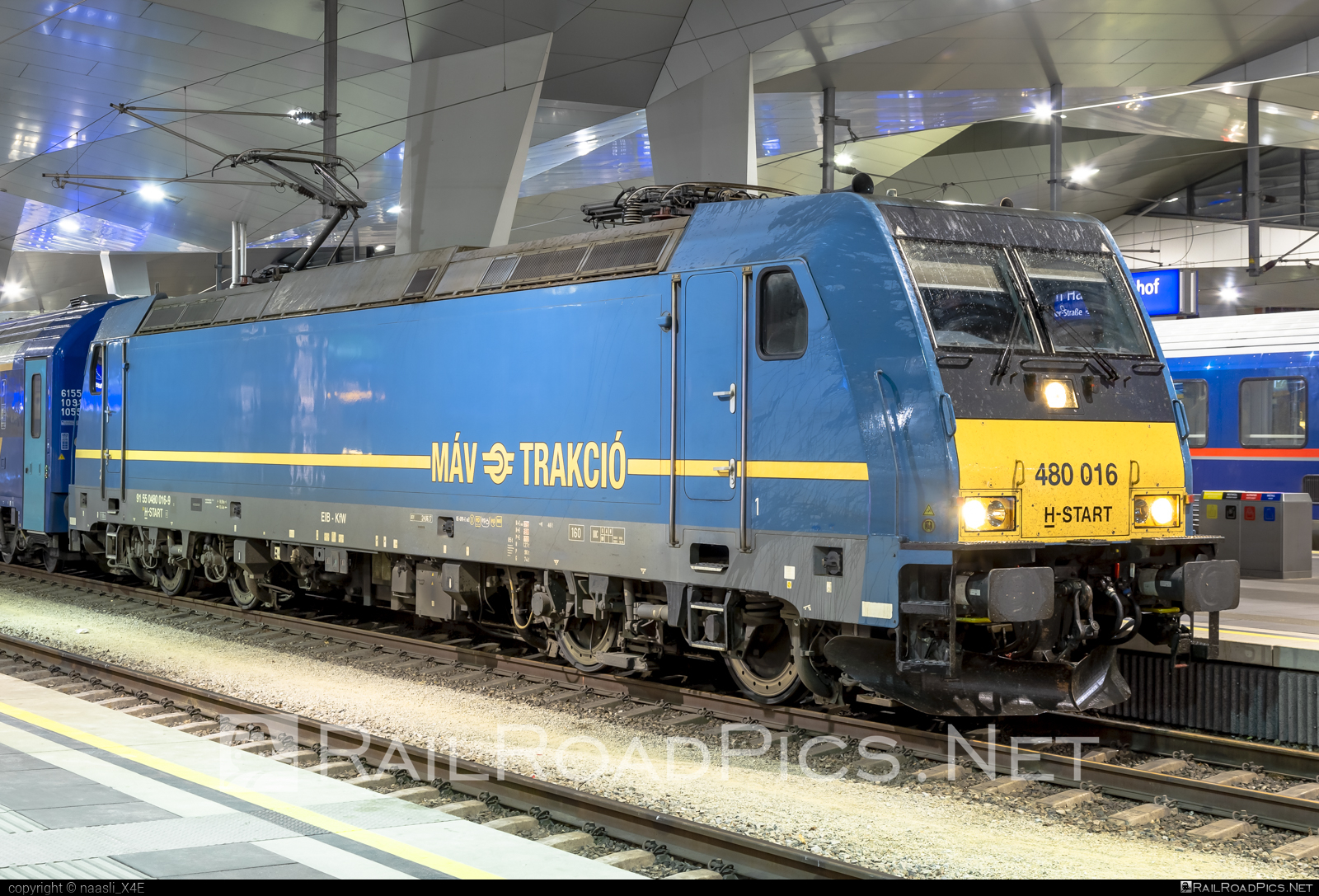 480 016 - Bombardier TRAXX P160 AC2 operated by MÁV-START ZRt. - # ...