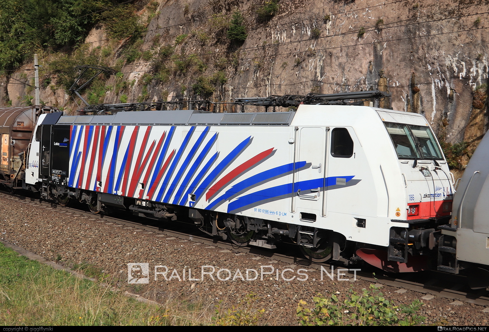 Bombardier TRAXX F140 MS2 - 186 444 operated by Lokomotion Gesellschaft ...