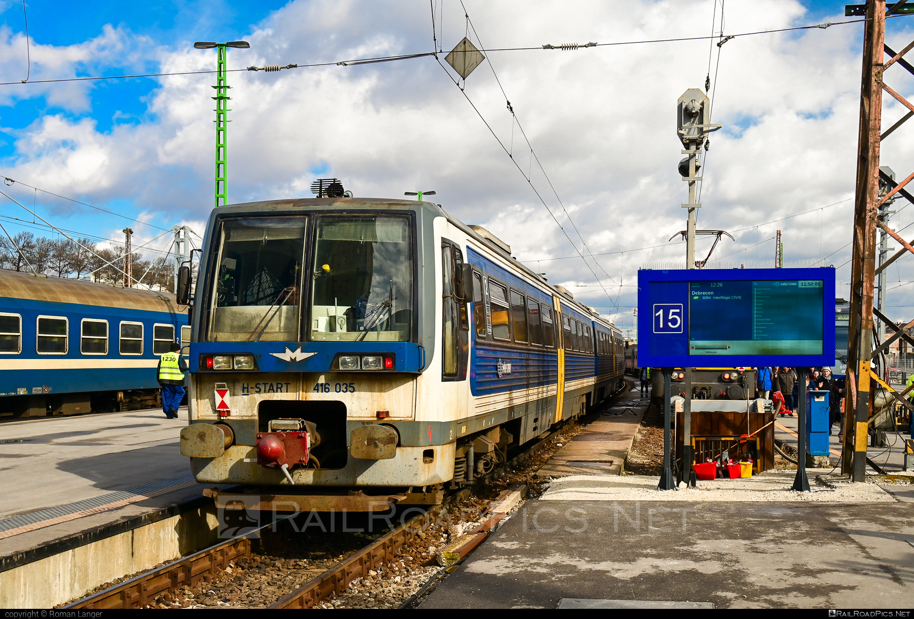 416 035 - Metrovagonmash RA1 type 731.25 operated by MÁV-START ZRt. - # ...