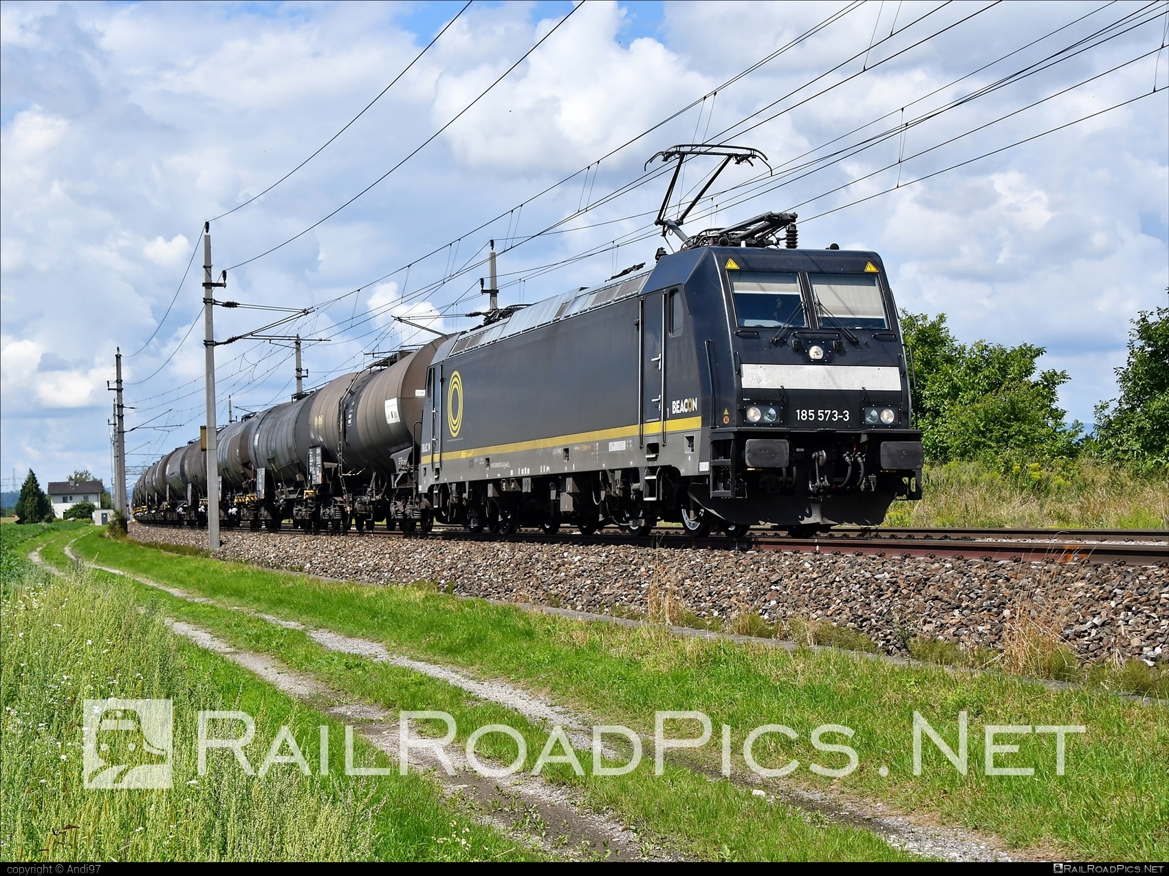 Bombardier TRAXX F140 AC2 - 185 573-3 operated by Railtrans ...