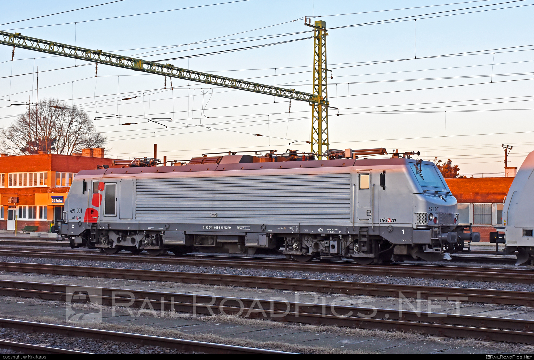 491 001 - Alstom Prima EL2U/4 (SNCF Class BB 27000) operated by Akiem ...