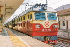 DF4D 0219 - China Railways Class DF4D operated by China Railway