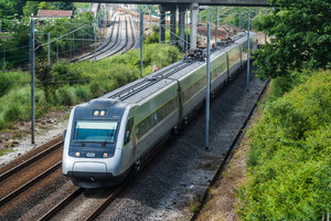 4002 - CP Class 4000 „Alfa Pendular” operated by CP - Comboios de ...