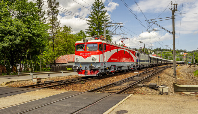 477 551-2 - Electroputere LE 5100 operated by SNTFC " CFR CALATORI " SA