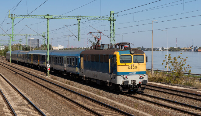 433 209 - Ganz-MÁVAG VM14-16 operated by MÁV-START ZRt.
