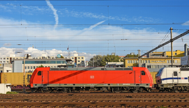 185 360-5 - Bombardier TRAXX F140 AC2 operated by DB Cargo AG