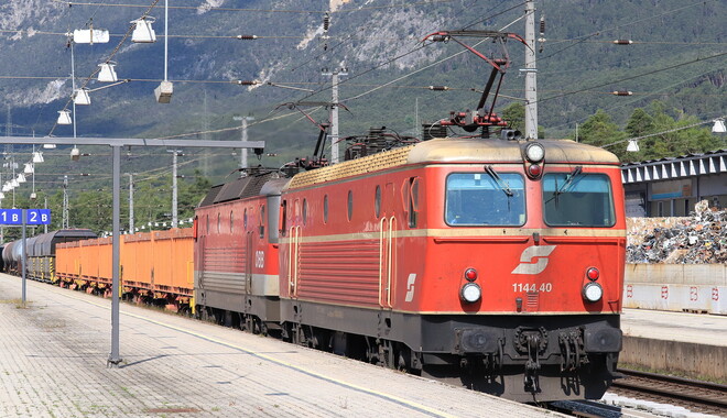 1144 040 - ÖBB Class 1144 operated by Rail Cargo Austria AG